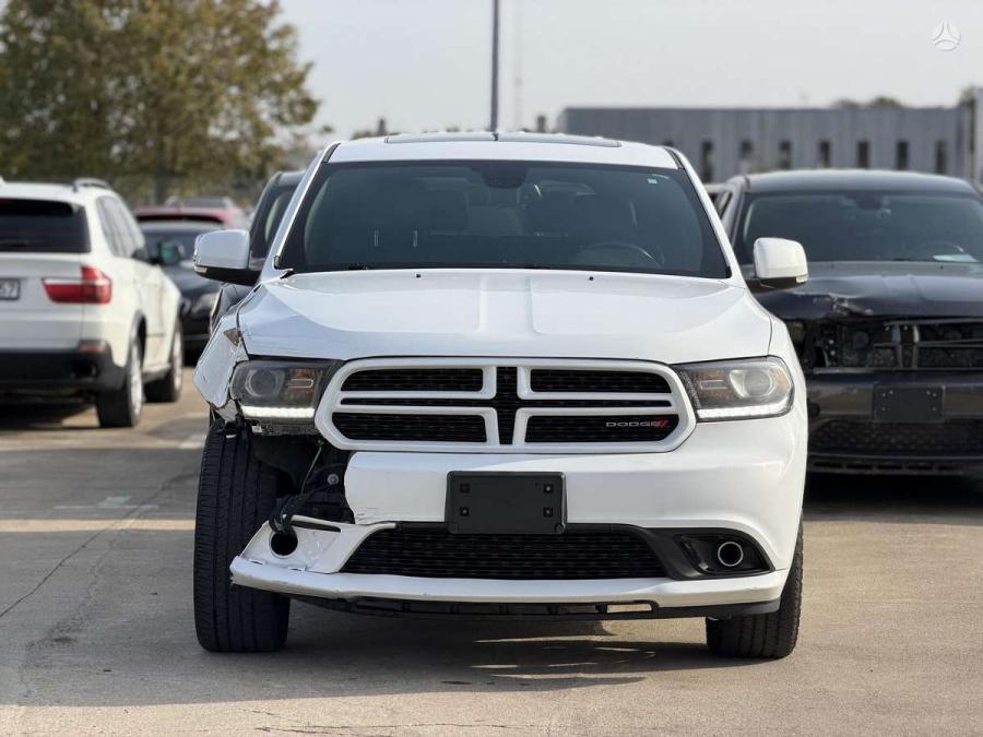 White Dodge Durango 2016 in Siauliai, with an engine capacity of 5.65 L and mileage of 202 thousand km for 9900 €, photo 3 on AUTOMOTO.COM.LV