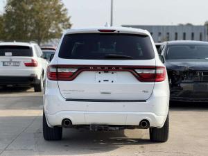 White Dodge Durango 2016 in Siauliai, with an engine capacity of 5.65 L and mileage of 202 thousand km for 9900 €, photo 6 on AUTOMOTO.COM.LV