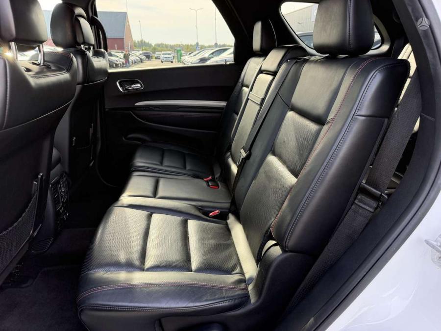White Dodge Durango 2016 in Siauliai, with an engine capacity of 5.65 L and mileage of 202 thousand km for 9900 €, photo 17 on AUTOMOTO.COM.LV