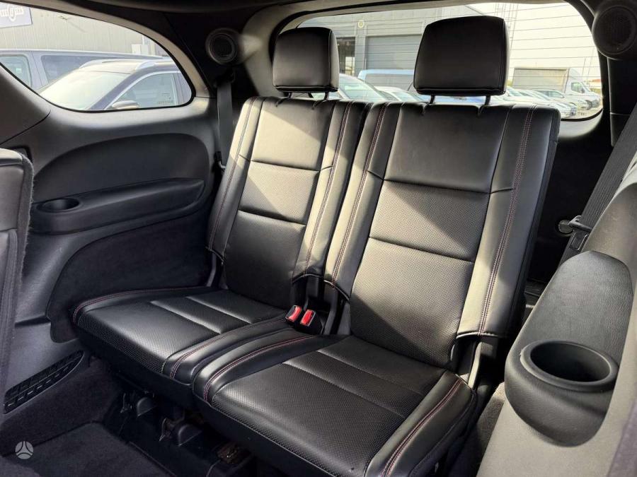 White Dodge Durango 2016 in Siauliai, with an engine capacity of 5.65 L and mileage of 202 thousand km for 9900 €, photo 18 on AUTOMOTO.COM.LV