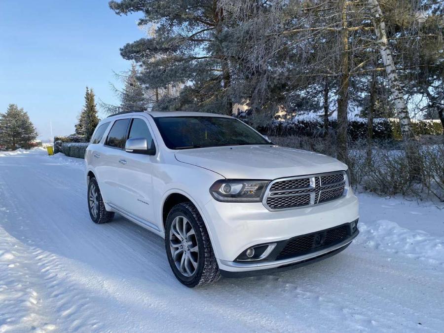 White Dodge Durango 2017 in Siauliai, with an engine capacity of 3.60 L and mileage of 206 thousand km for 15400 €, photo 1 on AUTOMOTO.COM.LV
