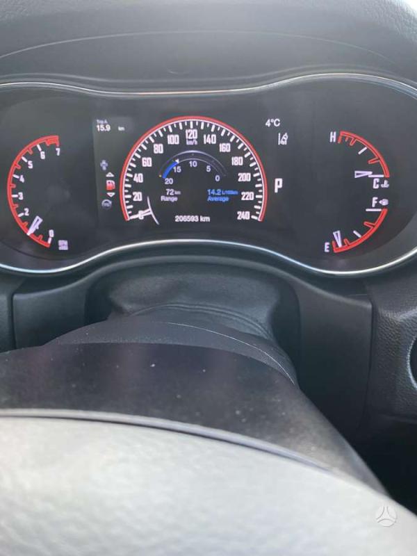 White Dodge Durango 2017 in Siauliai, with an engine capacity of 3.60 L and mileage of 206 thousand km for 15400 €, photo 11 on AUTOMOTO.COM.LV