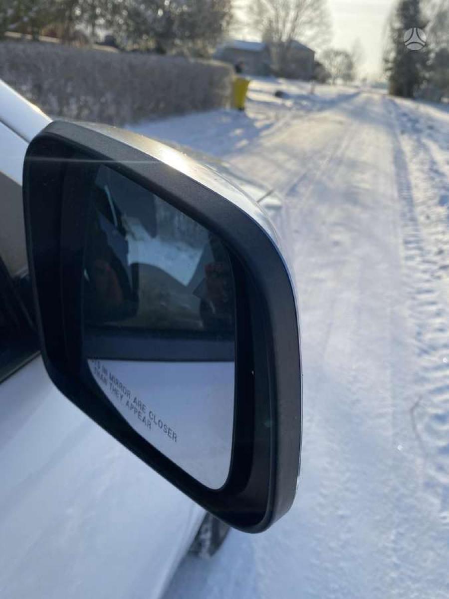 White Dodge Durango 2017 in Siauliai, with an engine capacity of 3.60 L and mileage of 206 thousand km for 15400 €, photo 13 on AUTOMOTO.COM.LV