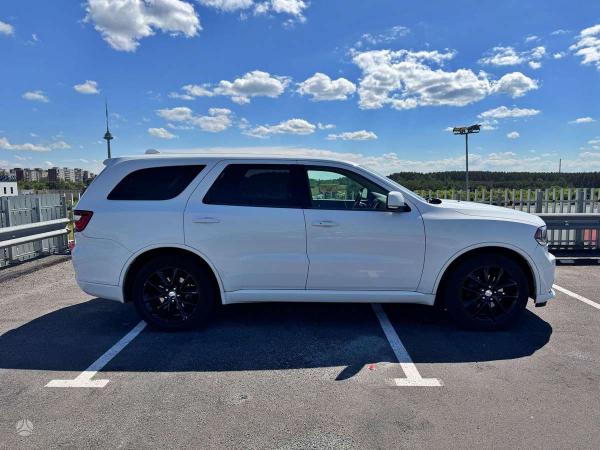 White Dodge Durango 2017 in Vilnius, with an engine capacity of 3.60 L and mileage of 195 thousand km for 15900 €, photo 2 on AUTOMOTO.COM.LV