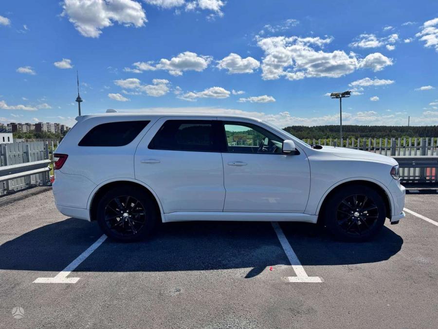Balts Dodge Durango 2017 Viļņa, ar dzinēja tilpumu 3.60 L un nobraukumu 195 tūkst. km par 15900 €, foto 3 vietnē AUTOMOTO.COM.LV