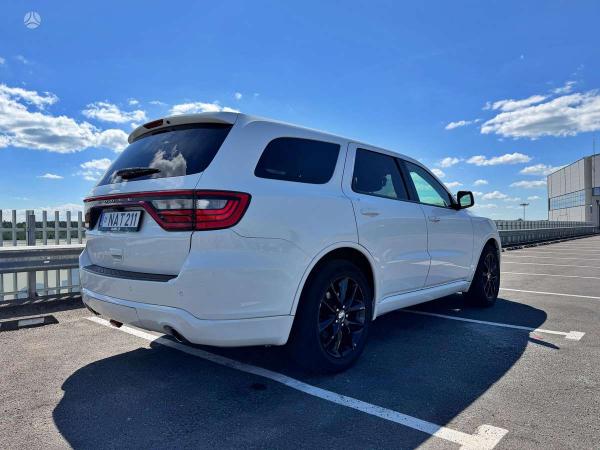 White Dodge Durango 2017 in Vilnius, with an engine capacity of 3.60 L and mileage of 195 thousand km for 15900 €, photo 4 on AUTOMOTO.COM.LV