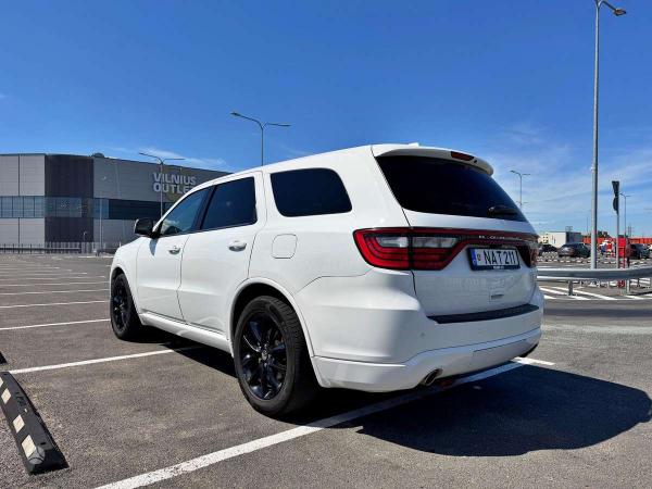 White Dodge Durango 2017 in Vilnius, with an engine capacity of 3.60 L and mileage of 195 thousand km for 15900 €, photo 5 on AUTOMOTO.COM.LV