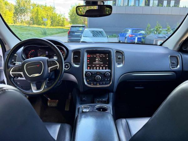 White Dodge Durango 2017 in Vilnius, with an engine capacity of 3.60 L and mileage of 195 thousand km for 15900 €, photo 9 on AUTOMOTO.COM.LV