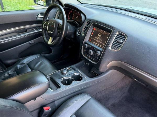 White Dodge Durango 2017 in Vilnius, with an engine capacity of 3.60 L and mileage of 195 thousand km for 15900 €, photo 10 on AUTOMOTO.COM.LV