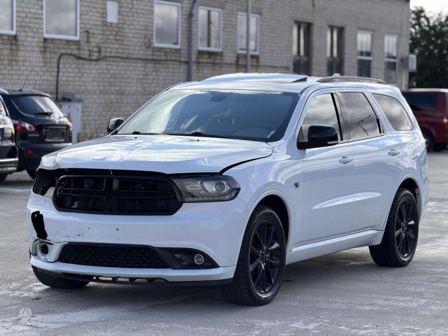 White Dodge Durango 2017 in Siauliai, with an engine capacity of 5.65 L and mileage of 193 thousand km for 11400 €, photo 1 on AUTOMOTO.COM.LV