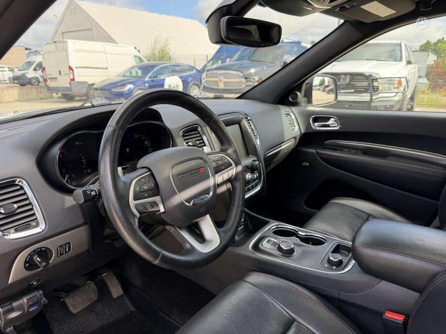 White Dodge Durango 2017 in Siauliai, with an engine capacity of 5.65 L and mileage of 193 thousand km for 11400 €, photo 8 on AUTOMOTO.COM.LV