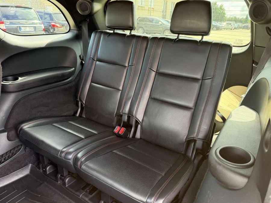 White Dodge Durango 2017 in Siauliai, with an engine capacity of 5.65 L and mileage of 193 thousand km for 11400 €, photo 19 on AUTOMOTO.COM.LV