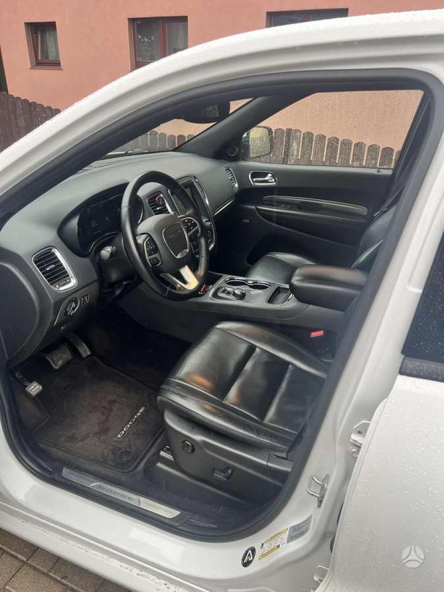 Balts Dodge Durango 2017 Šauļi, ar dzinēja tilpumu 3.60 L un nobraukumu 180 tūkst. km par 16700 €, foto 9 vietnē AUTOMOTO.COM.LV