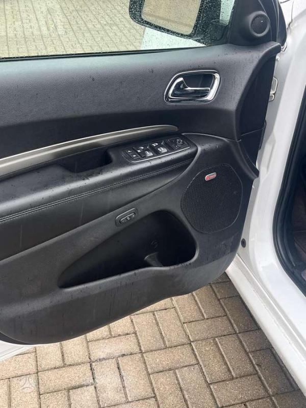Balts Dodge Durango 2017 Šauļi, ar dzinēja tilpumu 3.60 L un nobraukumu 180 tūkst. km par 16700 €, foto 9 vietnē AUTOMOTO.COM.LV