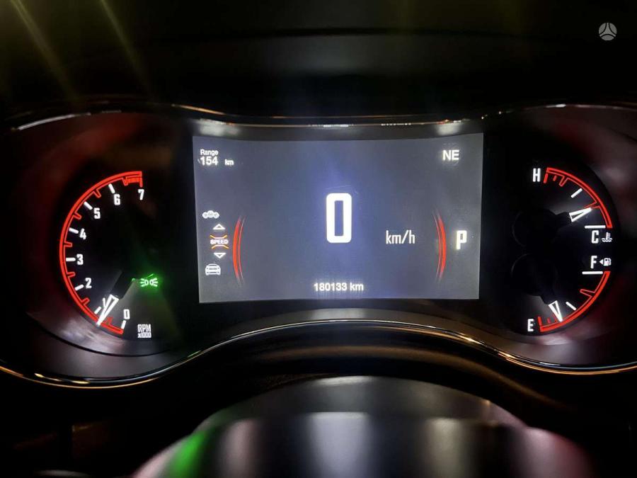 Balts Dodge Durango 2017 Šauļi, ar dzinēja tilpumu 3.60 L un nobraukumu 180 tūkst. km par 16700 €, foto 21 vietnē AUTOMOTO.COM.LV