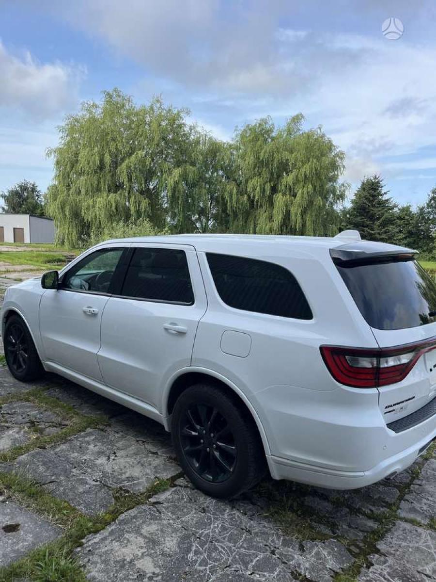 White Dodge Durango 2017 in Klaipeda, with an engine capacity of 5.65 L and mileage of 220 thousand km for 14900 €, photo 8 on AUTOMOTO.COM.LV