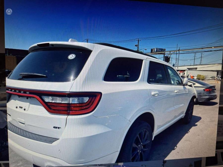 Белый Додж Дюранго 2017 в Шяуляй, объемом двигателя 3.60 л и пробегом 138 тыс. км за 11950 €, фото 18 на AUTOMOTO.COM.LV