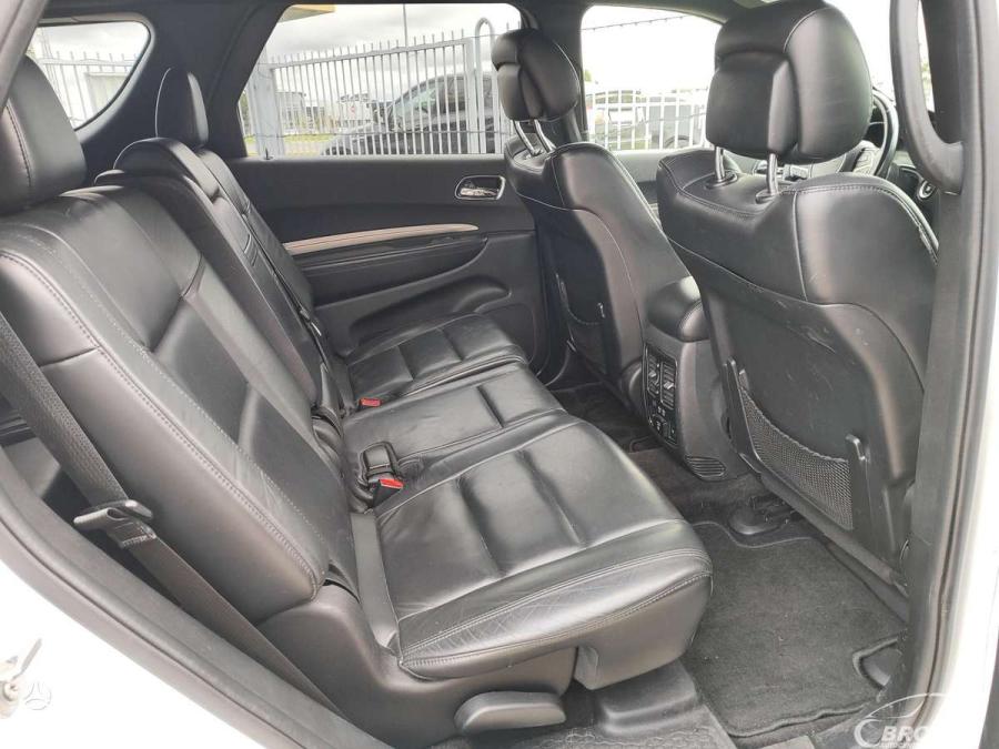 White Dodge Durango 2017 in Klaipeda, with an engine capacity of 3.60 L and mileage of 189 thousand km for 12900 €, photo 12 on AUTOMOTO.COM.LV