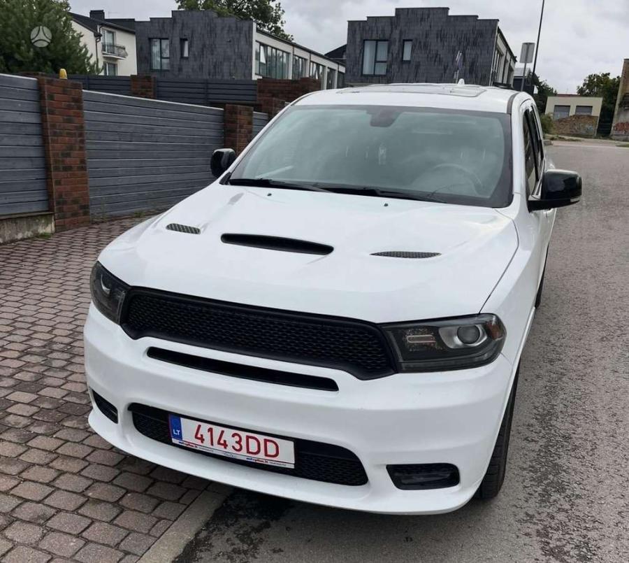 White Dodge Durango 2017 in Ukmerge, with an engine capacity of 5.65 L and mileage of 225 thousand km for 13900 €, photo 1 on AUTOMOTO.COM.LV