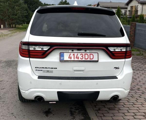 White Dodge Durango 2017 in Ukmerge, with an engine capacity of 5.65 L and mileage of 225 thousand km for 13900 €, photo 7 on AUTOMOTO.COM.LV