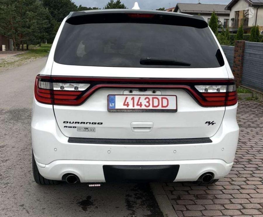 White Dodge Durango 2017 in Ukmerge, with an engine capacity of 5.65 L and mileage of 225 thousand km for 13900 €, photo 7 on AUTOMOTO.COM.LV