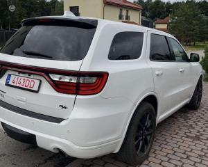 White Dodge Durango 2017 in Ukmerge, with an engine capacity of 5.65 L and mileage of 225 thousand km for 13900 €, photo 8 on AUTOMOTO.COM.LV