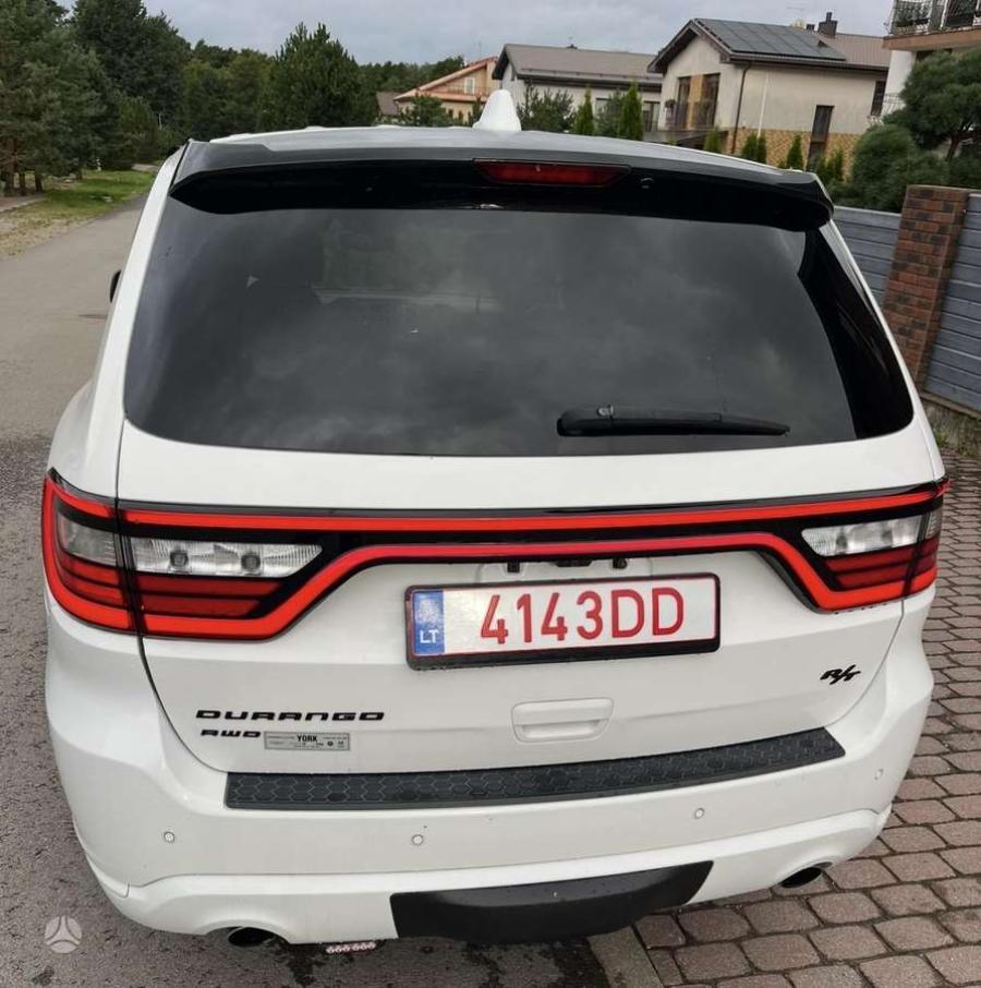 White Dodge Durango 2017 in Ukmerge, with an engine capacity of 5.65 L and mileage of 225 thousand km for 13900 €, photo 9 on AUTOMOTO.COM.LV
