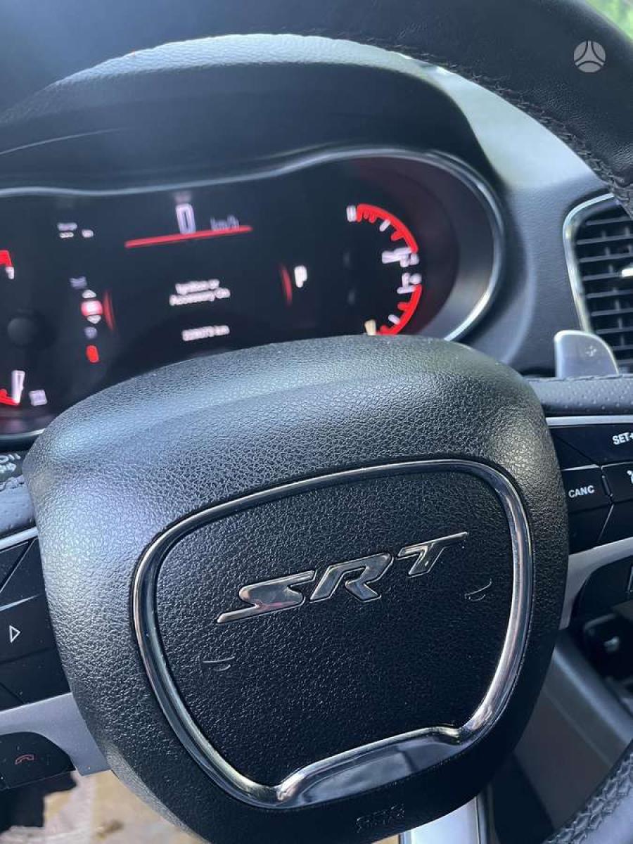 White Dodge Durango 2017 in Ukmerge, with an engine capacity of 5.65 L and mileage of 225 thousand km for 13900 €, photo 11 on AUTOMOTO.COM.LV