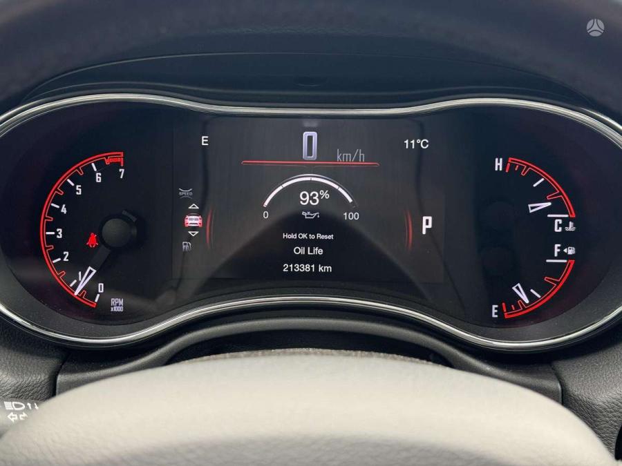 White Dodge Durango 2017 in Siauliai, with an engine capacity of 3.60 L and mileage of 216 thousand km for 16950 €, photo 14 on AUTOMOTO.COM.LV