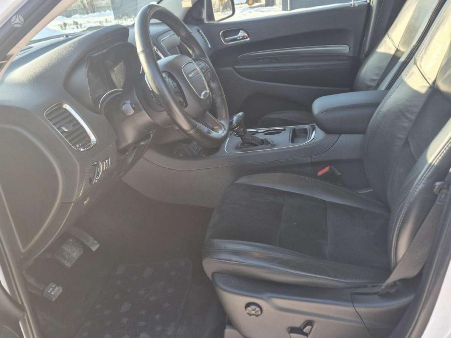White Dodge Durango 2018 in Siauliai, with an engine capacity of 3.60 L and mileage of 199 thousand km for 18500 €, photo 18 on AUTOMOTO.COM.LV