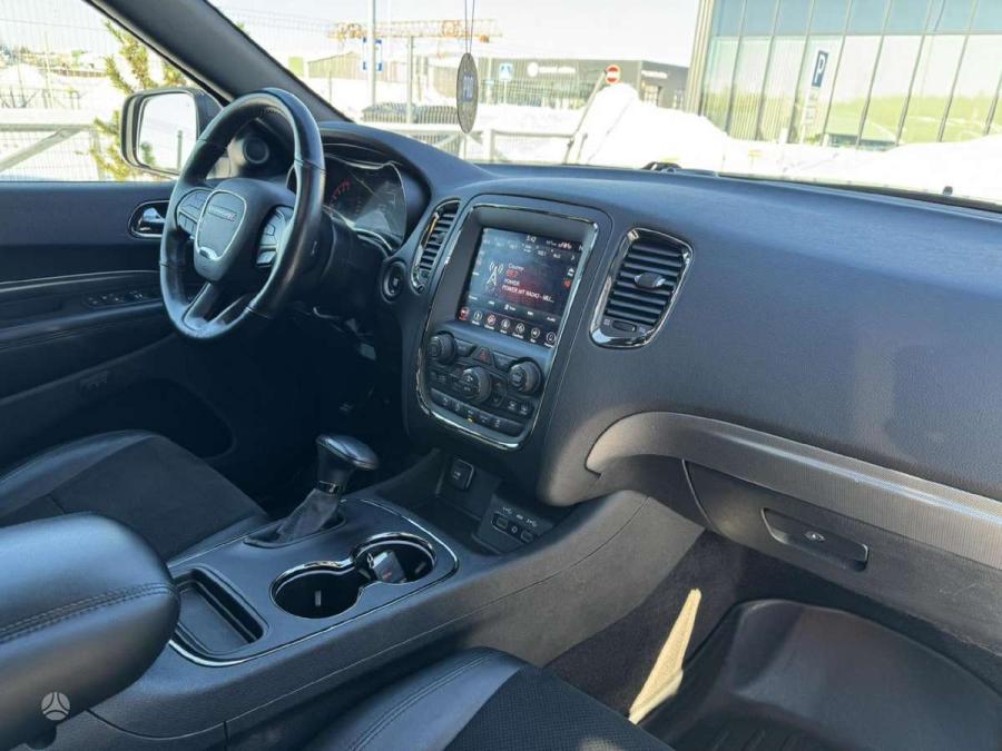 White Dodge Durango 2018 in Siauliai, with an engine capacity of 3.60 L and mileage of 250 thousand km for 16950 €, photo 15 on AUTOMOTO.COM.LV