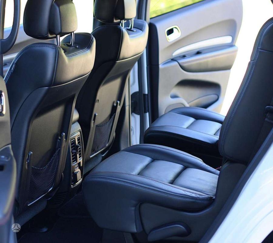 White Dodge Durango 2018 in Kretinga, with an engine capacity of 3.60 L and mileage of 146 thousand km for 17499 €, photo 25 on AUTOMOTO.COM.LV