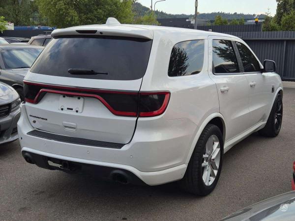 White Dodge Durango 2018 in Vilnius, with an engine capacity of 6.42 L and mileage of 187 thousand km for 19999 €, photo 6 on AUTOMOTO.COM.LV