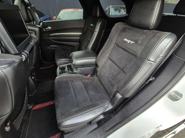 White Dodge Durango 2018 in Vilnius, with an engine capacity of 6.42 L and mileage of 187 thousand km for 19999 €, photo 9 on AUTOMOTO.COM.LV