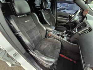 White Dodge Durango 2018 in Vilnius, with an engine capacity of 6.42 L and mileage of 187 thousand km for 19999 €, photo 13 on AUTOMOTO.COM.LV