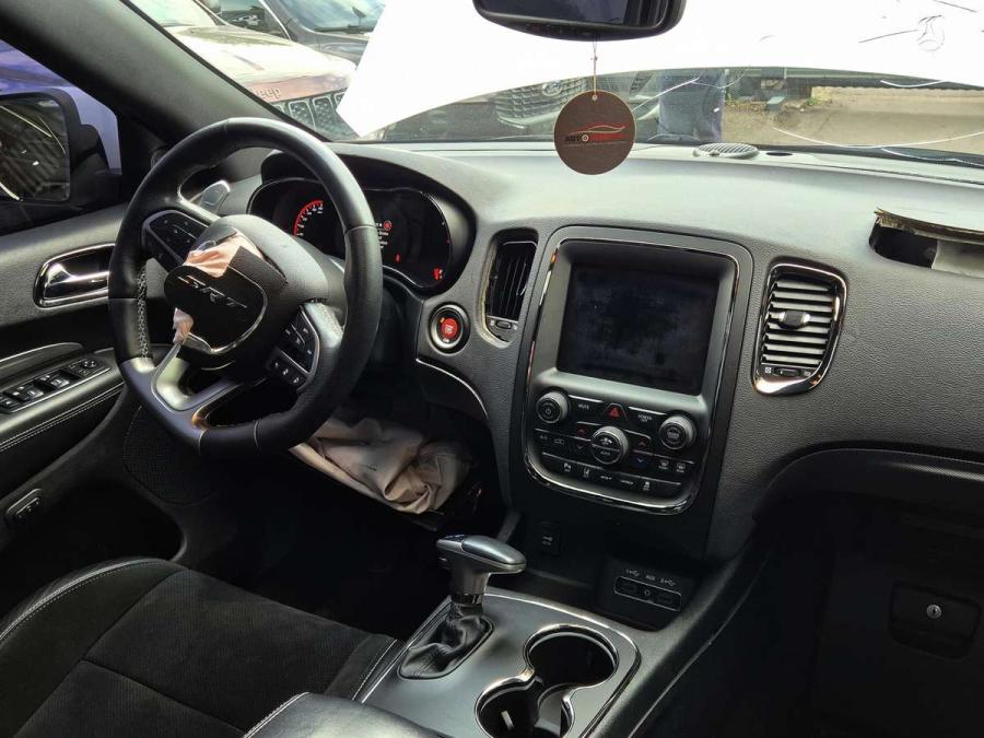 White Dodge Durango 2018 in Vilnius, with an engine capacity of 6.42 L and mileage of 187 thousand km for 19999 €, photo 16 on AUTOMOTO.COM.LV