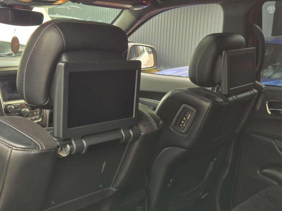 White Dodge Durango 2018 in Vilnius, with an engine capacity of 6.42 L and mileage of 187 thousand km for 19999 €, photo 29 on AUTOMOTO.COM.LV