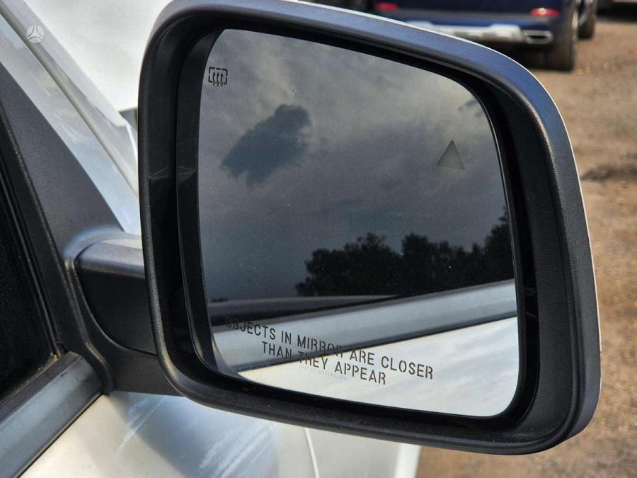 White Dodge Durango 2018 in Vilnius, with an engine capacity of 6.42 L and mileage of 187 thousand km for 19999 €, photo 33 on AUTOMOTO.COM.LV