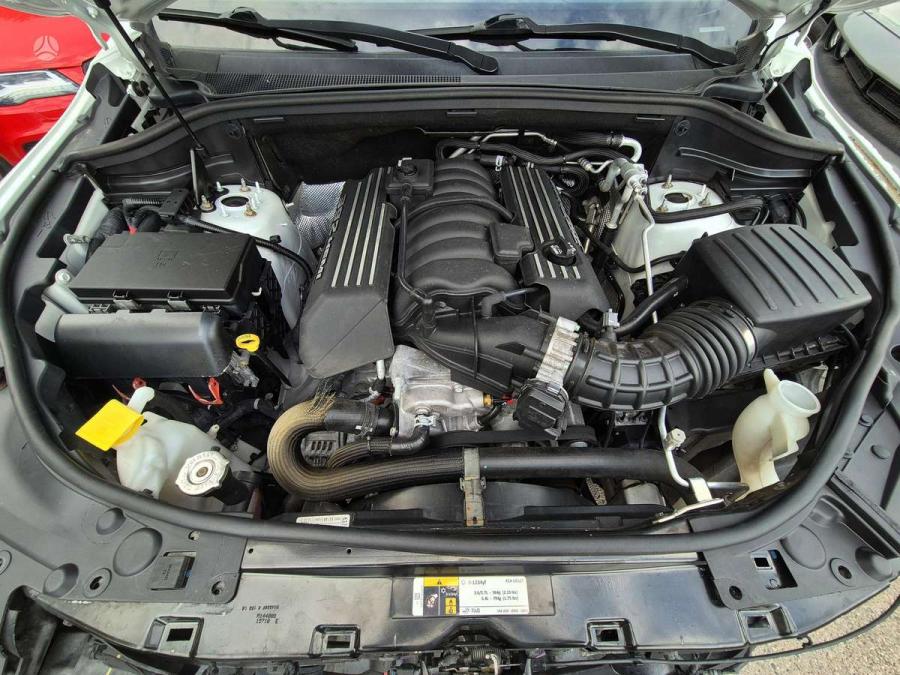White Dodge Durango 2018 in Vilnius, with an engine capacity of 6.42 L and mileage of 187 thousand km for 19999 €, photo 37 on AUTOMOTO.COM.LV