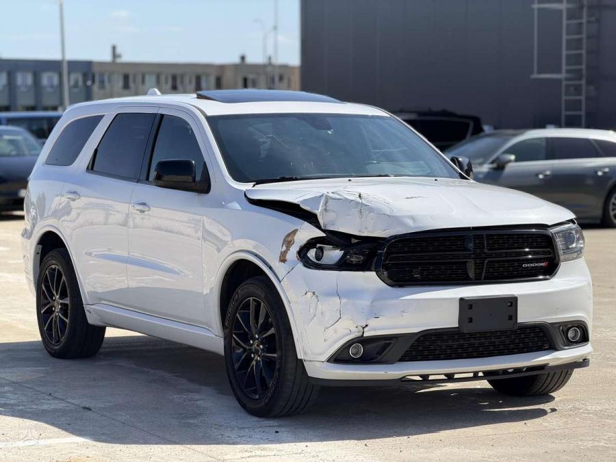 White Dodge Durango 2018 in Siauliai, with an engine capacity of 3.60 L and mileage of 244 thousand km for 10900 €, photo 4 on AUTOMOTO.COM.LV
