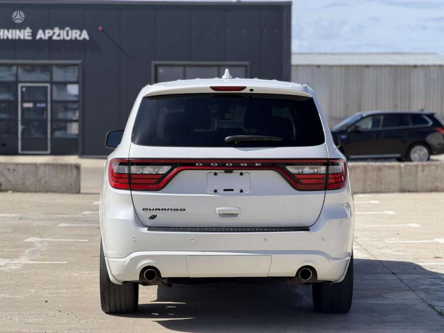 White Dodge Durango 2018 in Siauliai, with an engine capacity of 3.60 L and mileage of 244 thousand km for 10900 €, photo 6 on AUTOMOTO.COM.LV