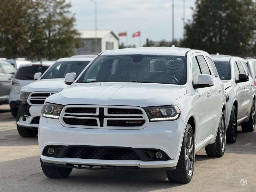 White Dodge Durango 2018 in Siauliai, with an engine capacity of 3.60 L and mileage of 256 thousand km for 9900 €, photo 1 on AUTOMOTO.COM.LV