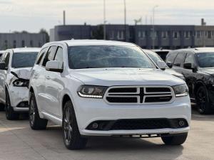 White Dodge Durango 2018 in Siauliai, with an engine capacity of 3.60 L and mileage of 256 thousand km for 9900 €, photo 4 on AUTOMOTO.COM.LV