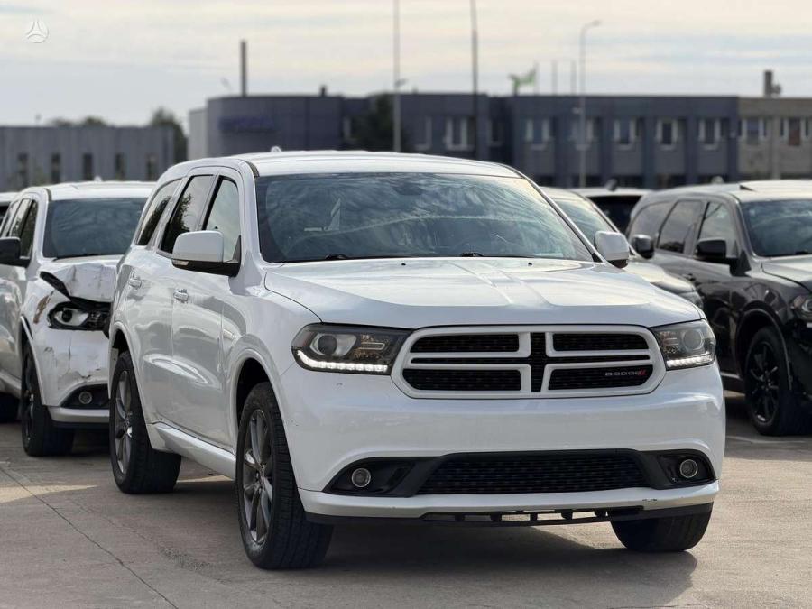 White Dodge Durango 2018 in Siauliai, with an engine capacity of 3.60 L and mileage of 256 thousand km for 9900 €, photo 4 on AUTOMOTO.COM.LV