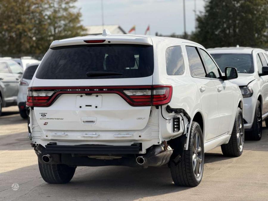 White Dodge Durango 2018 in Siauliai, with an engine capacity of 3.60 L and mileage of 256 thousand km for 9900 €, photo 5 on AUTOMOTO.COM.LV