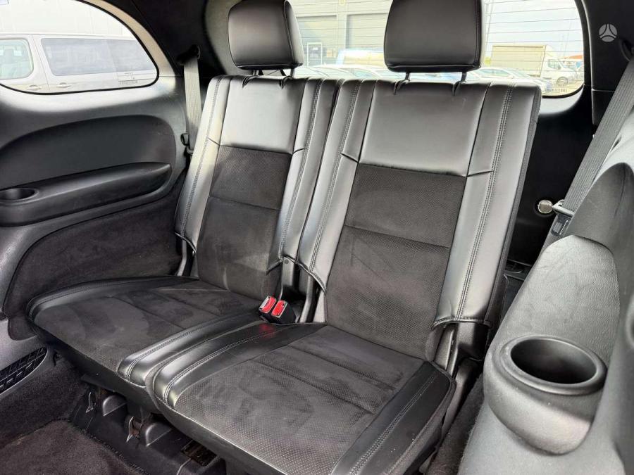 White Dodge Durango 2018 in Siauliai, with an engine capacity of 3.60 L and mileage of 256 thousand km for 9900 €, photo 19 on AUTOMOTO.COM.LV