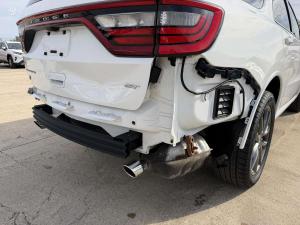 White Dodge Durango 2018 in Siauliai, with an engine capacity of 3.60 L and mileage of 256 thousand km for 9900 €, photo 23 on AUTOMOTO.COM.LV