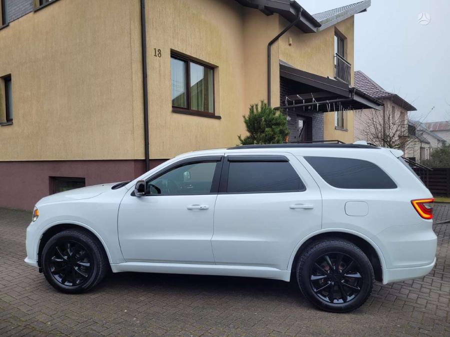 White Dodge Durango 2019 in Telschi, with an engine capacity of 3.60 L and mileage of 161 thousand km for 18800 €, photo 2 on AUTOMOTO.COM.LV