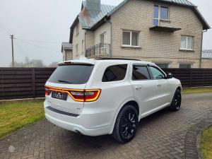 White Dodge Durango 2019 in Telschi, with an engine capacity of 3.60 L and mileage of 161 thousand km for 18800 €, photo 5 on AUTOMOTO.COM.LV