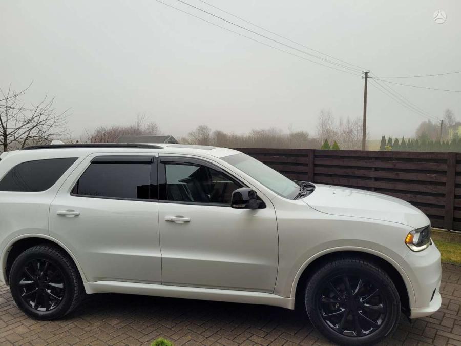 White Dodge Durango 2019 in Telschi, with an engine capacity of 3.60 L and mileage of 161 thousand km for 18800 €, photo 6 on AUTOMOTO.COM.LV